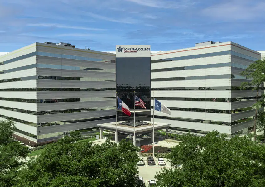 Lone Star College - Start Close. Go Far.